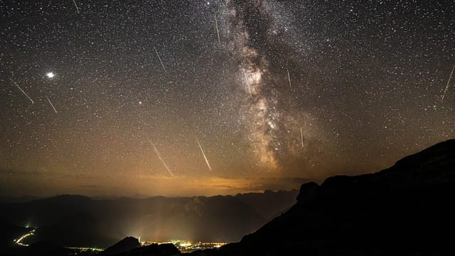 What Time Is The Meteor Shower Tonight | How To Watch Meteor Shower ...
